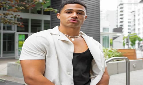 Aven Jones (Bachelorette) Bio, Age, Parents, Ethnicity, Height ...